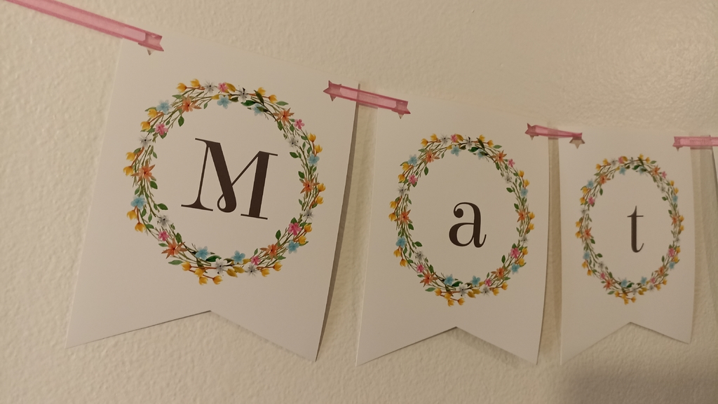 Banderin grande con nombre (8 piezas) - Bola de Luces