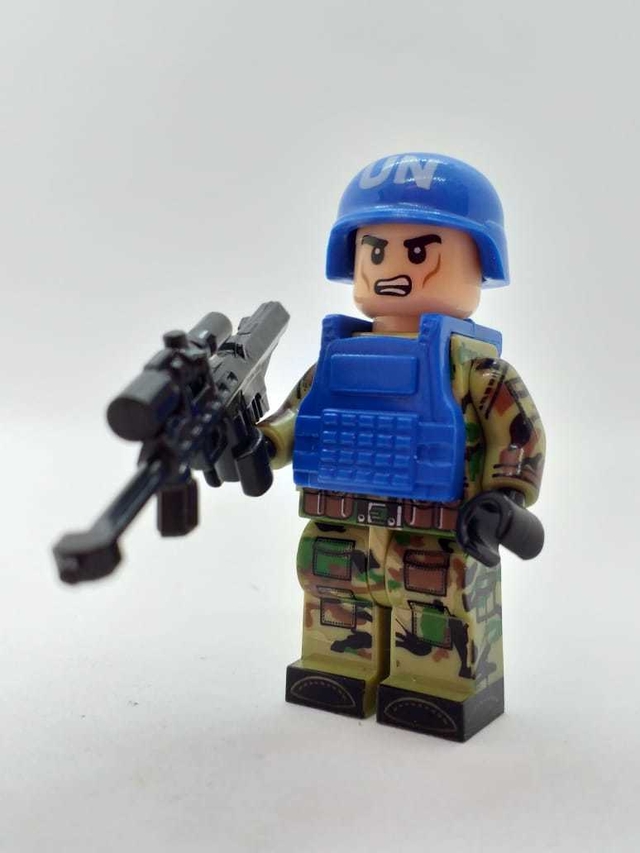 Lego Minifigura PEACEKEEPERS ONU- MC921-4C