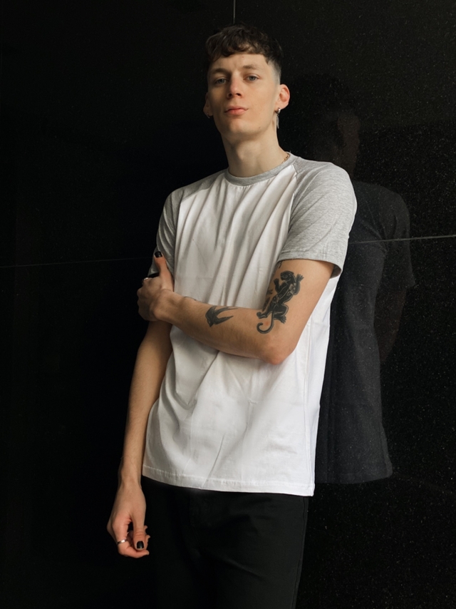 Remera Mercy Grey & White - Wonderland Clothing