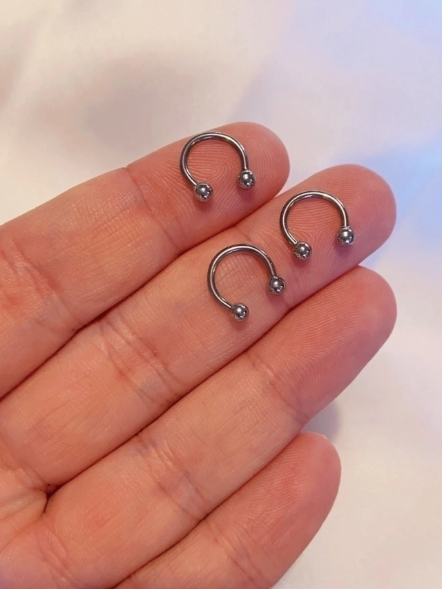 Piercing bull medium silver - acero quirúrgico