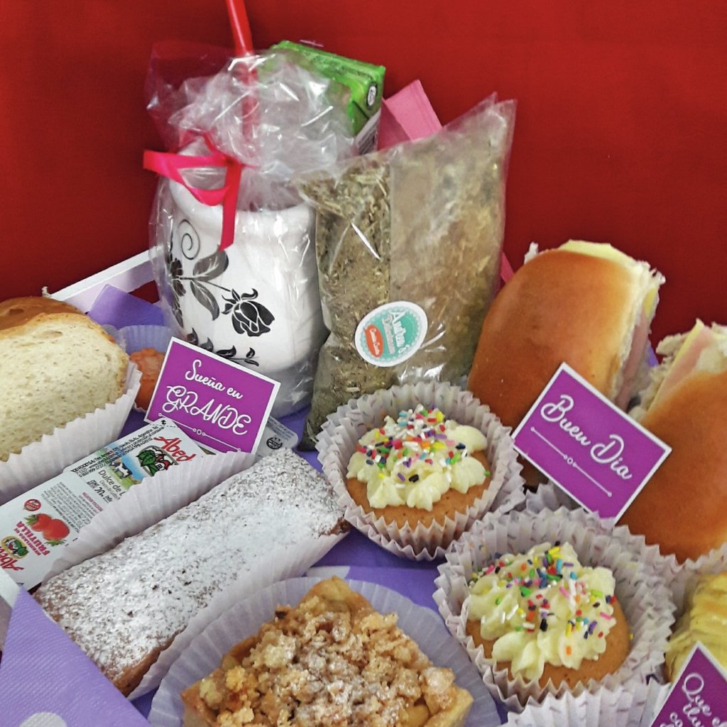 Desayuno Premium con Mate Cerámico