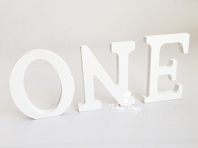 Letras ONE Pequena - Branco - Comprar em Photo Props