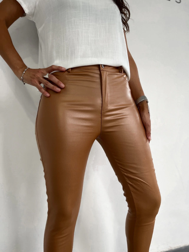Pantalon ROBIN camel - Comprar en GOGA