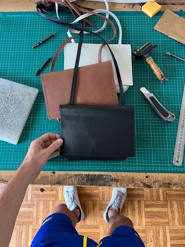 Cartera libro - Comprar en Bastardoba