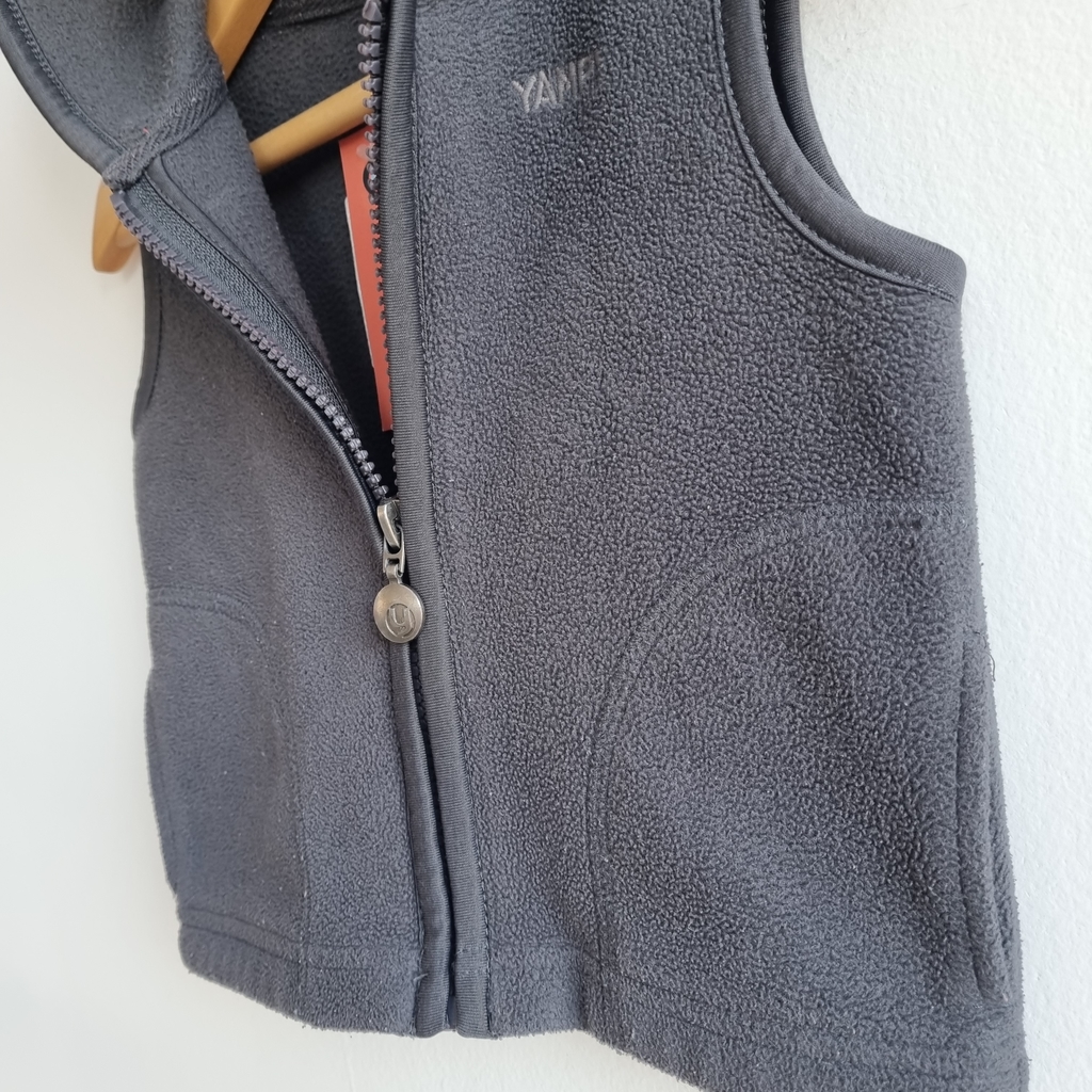 chaleco mimo polar gris