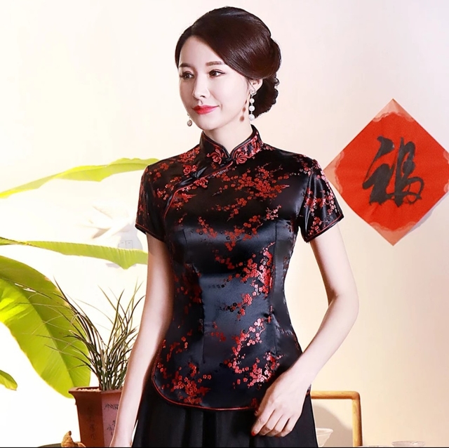 Blusa Chinesa Com Estampa Flor De Cerejeira - Preta