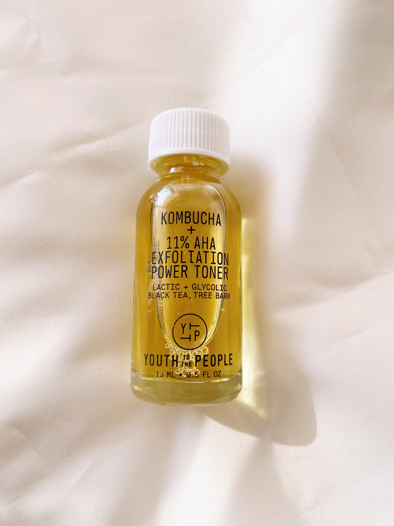 YOUTH TO THE PEOPLE - KOMBUCHA + 11 % AHA EXFOLIATION TONER