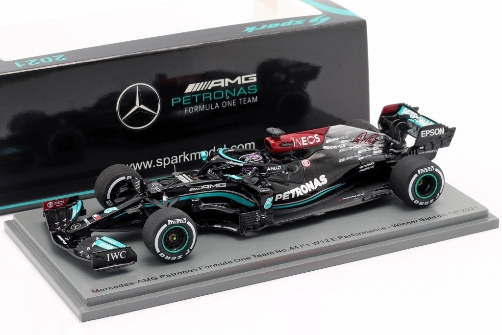 Miniatura Mercedes-Benz AMG W12 #44 F1 - L. Hamilton - GP Bahrain 2021