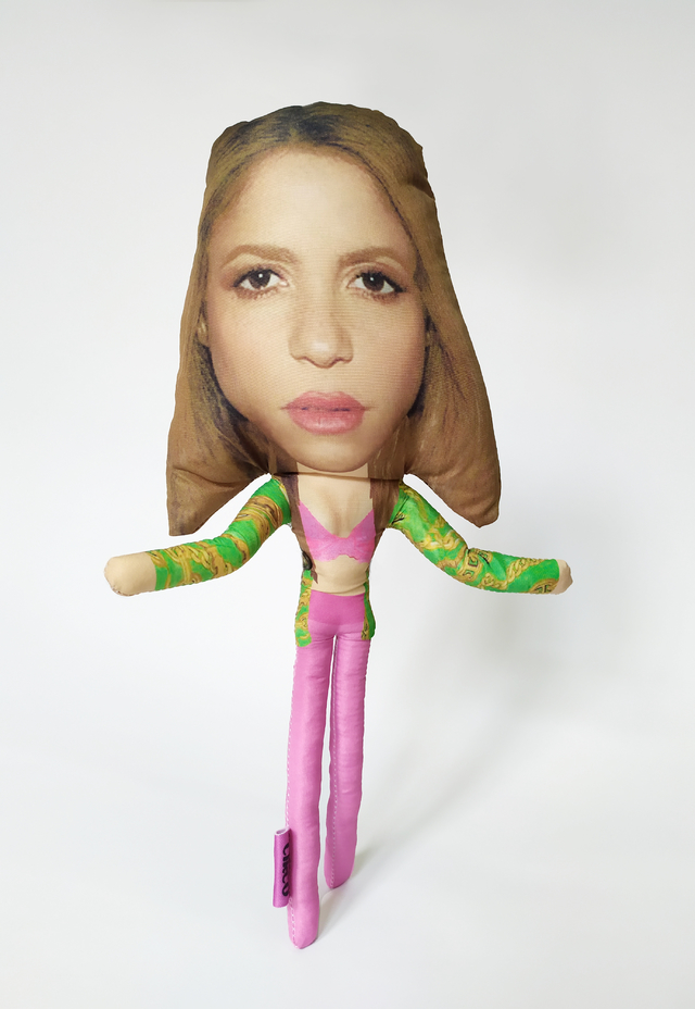 Muñeco SHAKIRA - Comprar en CIRCO