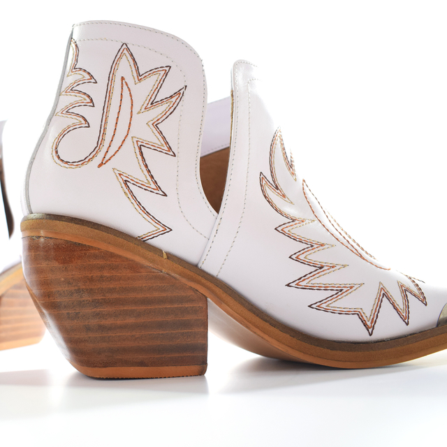 Charros Botas Texanas Mujer Cortas Cuero Bordado Quica Alas